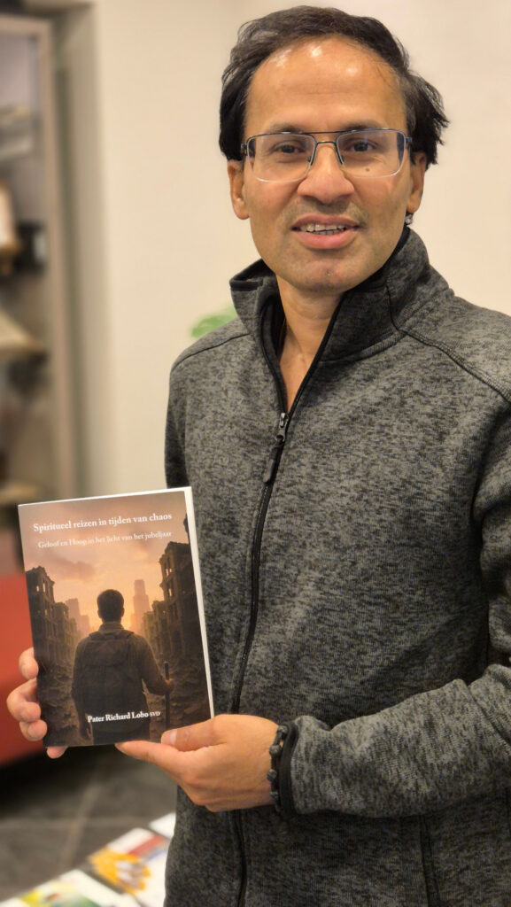 Pater Richard Lobo schrijft boek in het licht van het jubeljaar ...